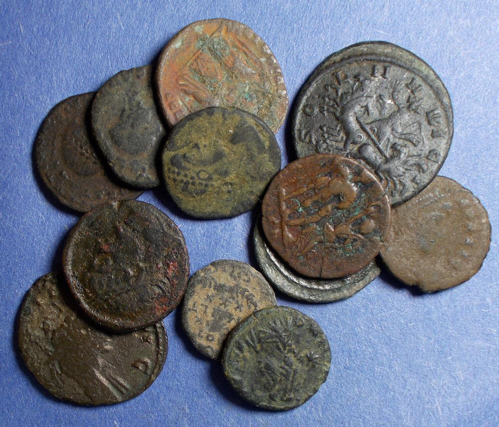 Roman Empire, Group of 12 bronze coins , | Lots & Collections