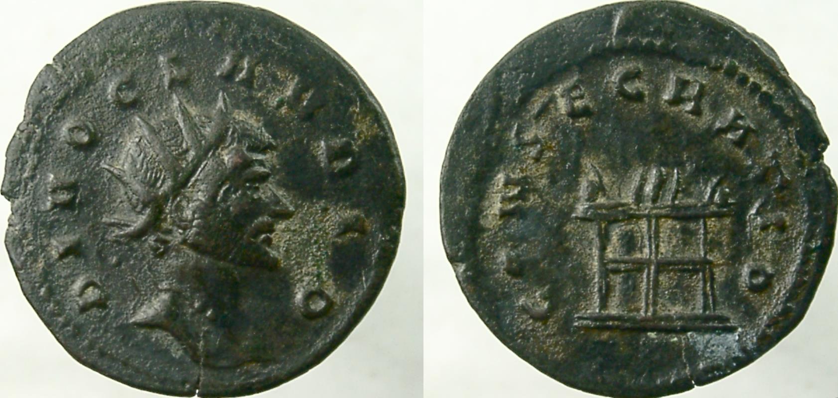 CLAUDIUS II GOTHICUS, DIVUS. Antoninianus, CONSECRATIO, flaming altar ...