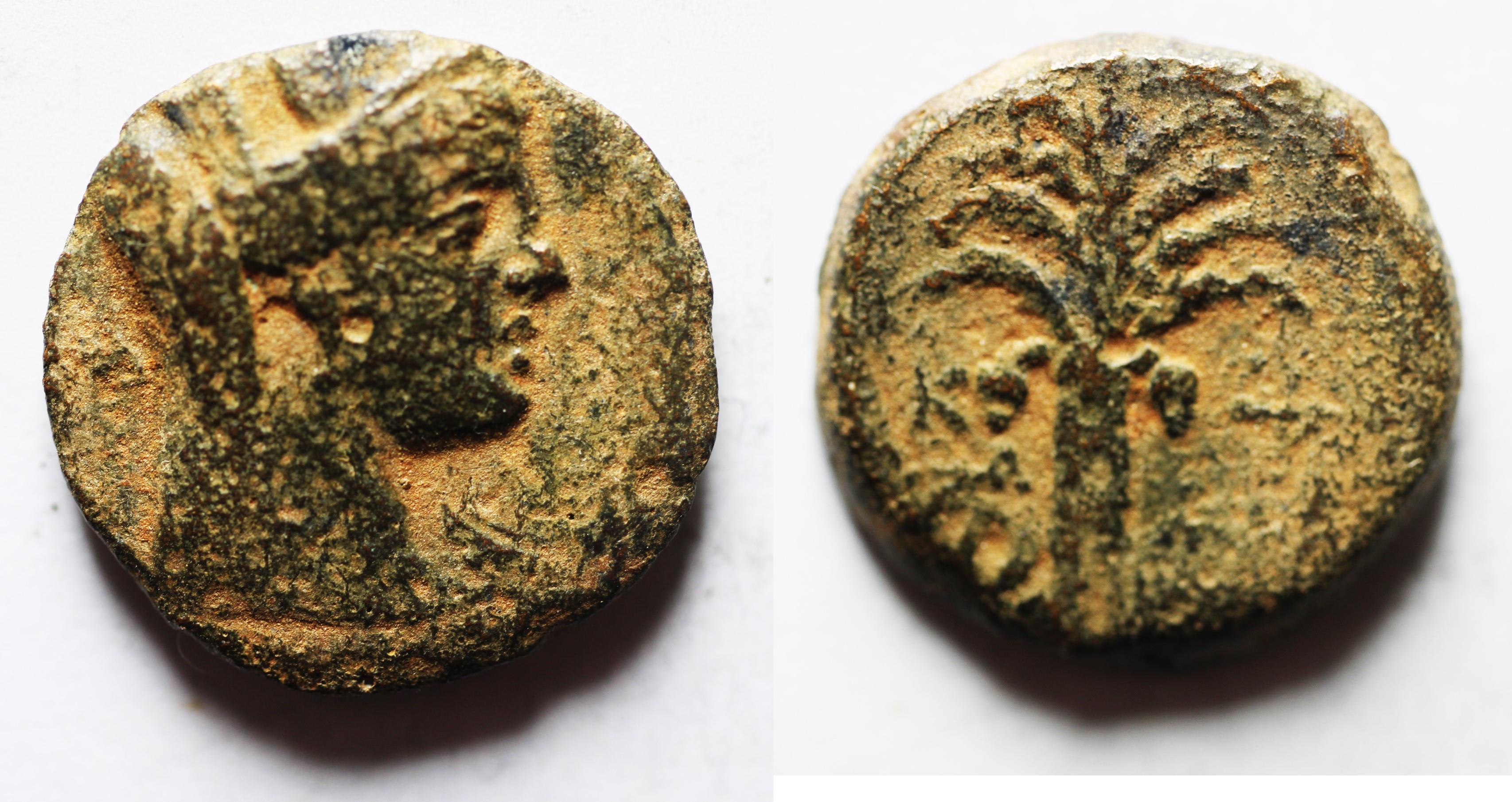 Phoenicia, Tyre. Pseudo-autonomous issue. 2nd century A.D. Æ 19