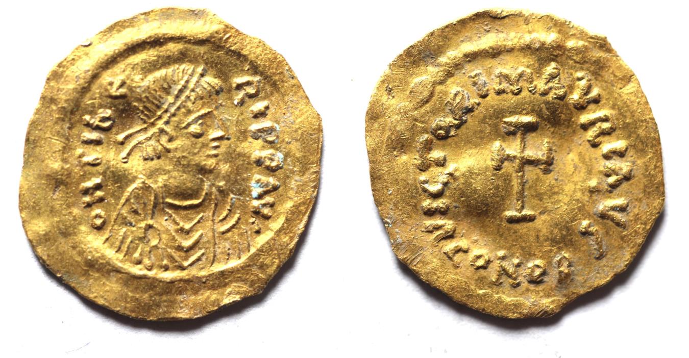 TIBERIUS II CONSTANTINE (578-582 AD). Tremissis. Constantinople mint.