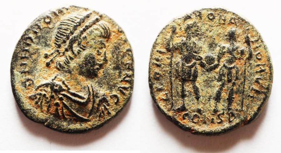 HONORIUS AE 4 . | Roman Imperial Coins
