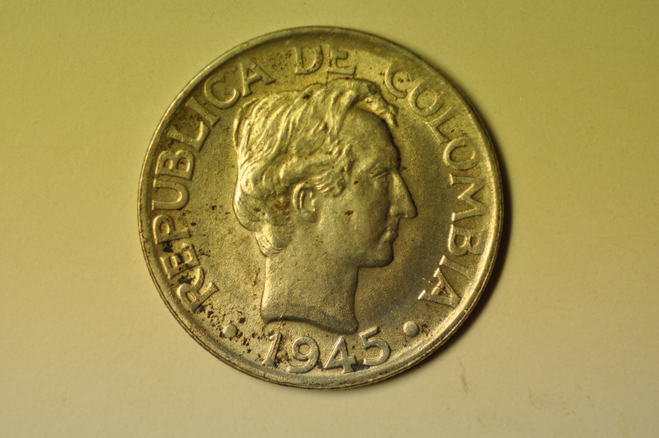 Colombia; Silver 20 Centavos 1945-B UNC | South American Coins