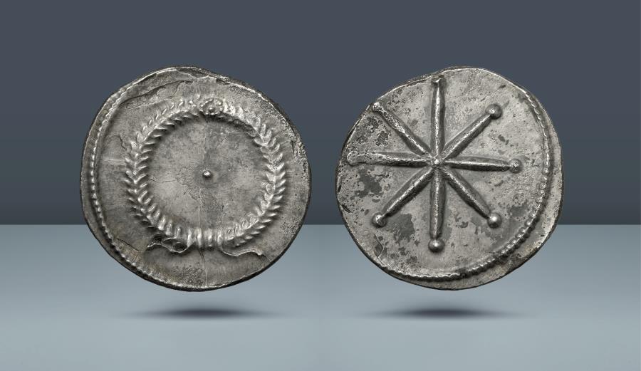 Constantine I. 307/310-337 AD. Constantinople, c. 330 AD. AR Siliqua