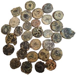 ROMAN EMPIRE:Lot of 30 Roman coins with cross. AE 4