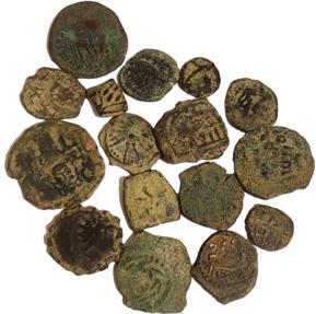 Lot of 16 ancient bronze coins.AE