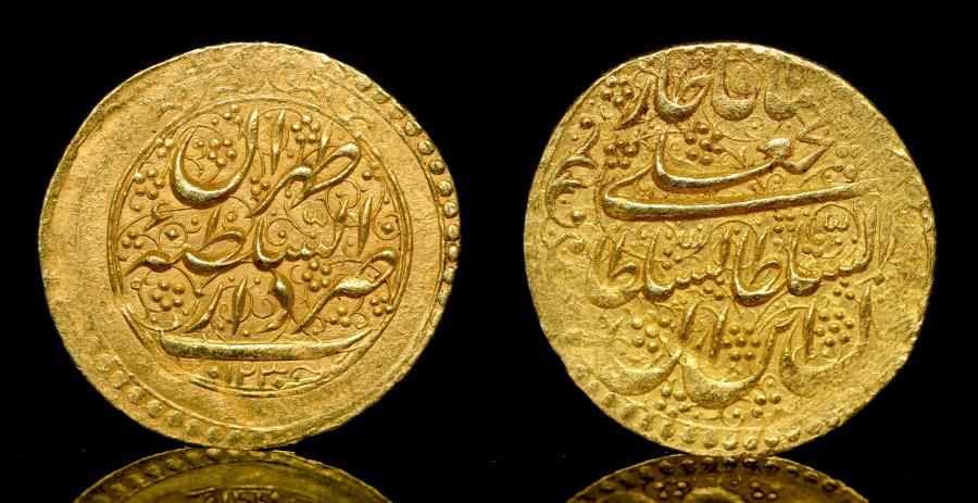 Qajar, Fath Ali Shah, AH1212-1250/1797-1834AD.AV Gold coin, Iran. Toman ...