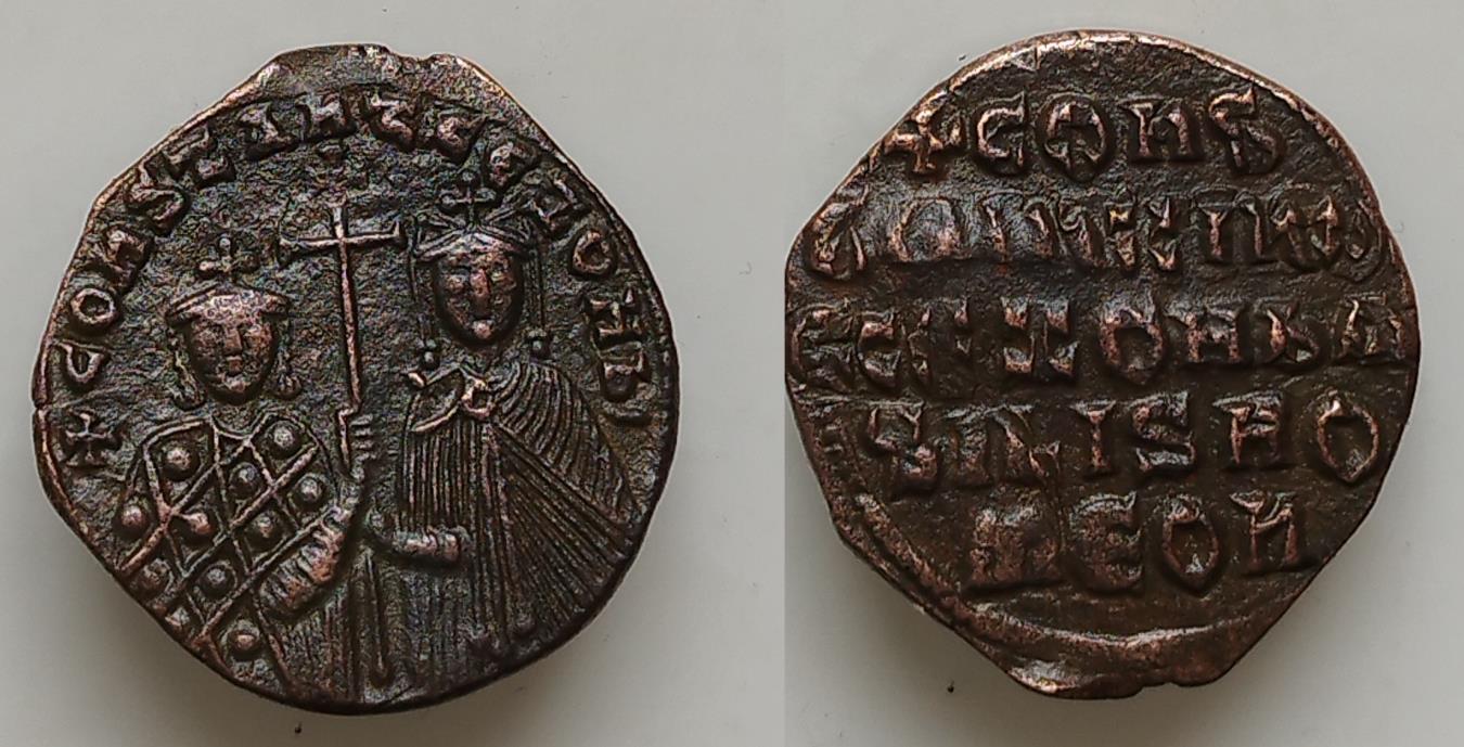 Constantine VII Porphyrogenitus, with Zoe. 913-959. Æ Follis (25mm, 5 ...