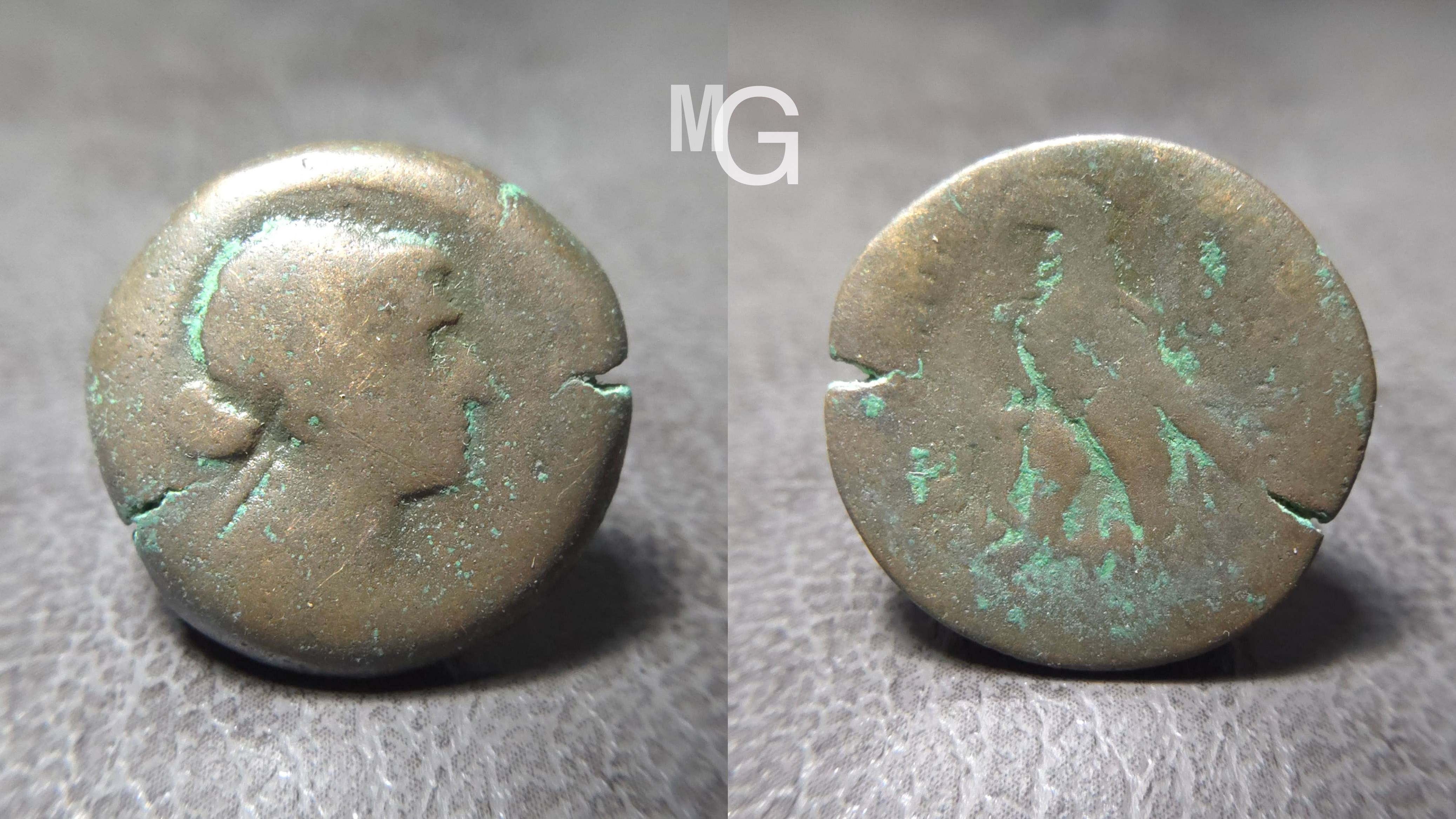 Ptolemaic Kings of Egypt Cleopatra VII 51-30 B.C. AE 40 Drachmae, Obol ...