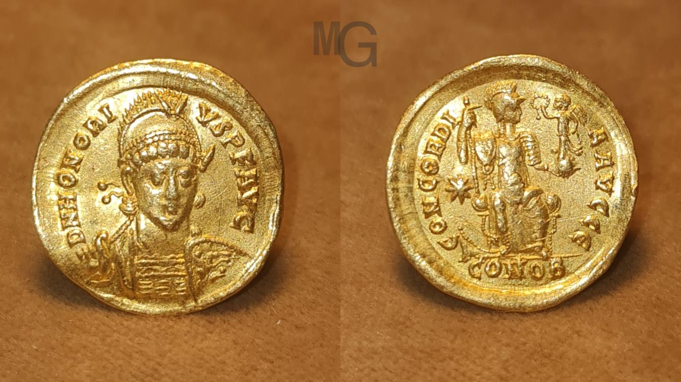 Honorius, Western Roman Empire (AD 393-423). AV solidus. Constantinople.
