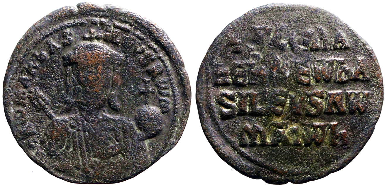 Romanus I AE26.5 Follis. Romanus w. transverse labarum and globus cruciger