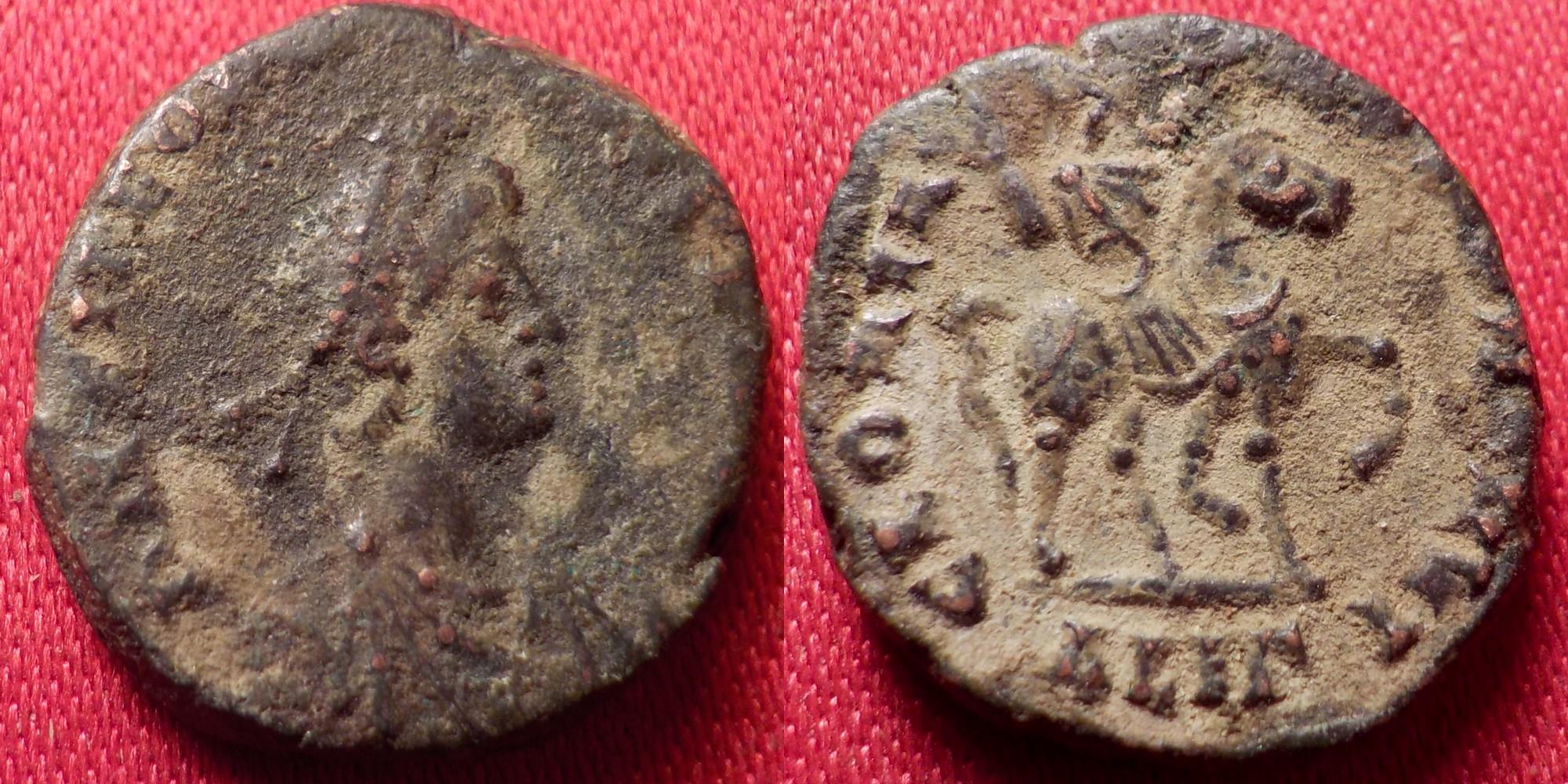 THEODOSIUS I AE nummus. Alexandria mint. GLORIA ROMANORUM, Emperor on ...