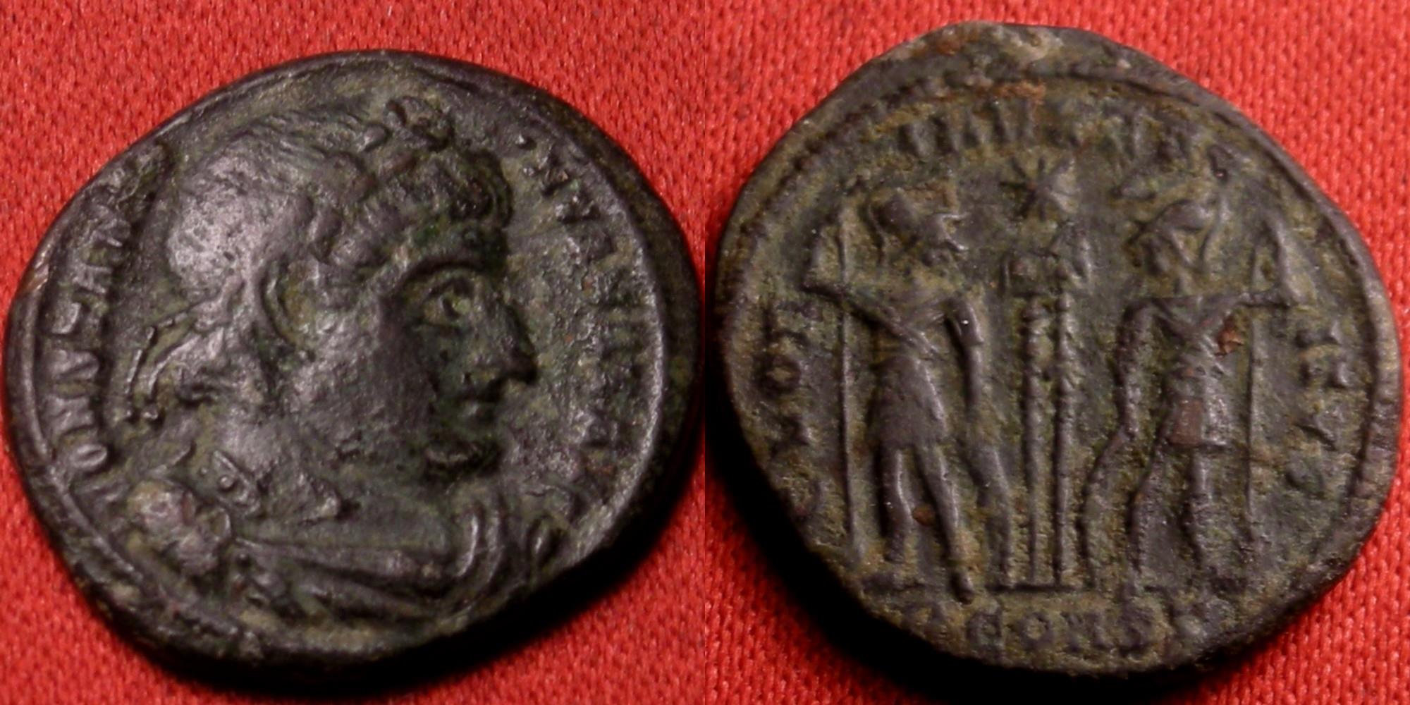 CONSTANTINE I THE GREAT AE3. Gloria Exercitus, soldiers & standards ...