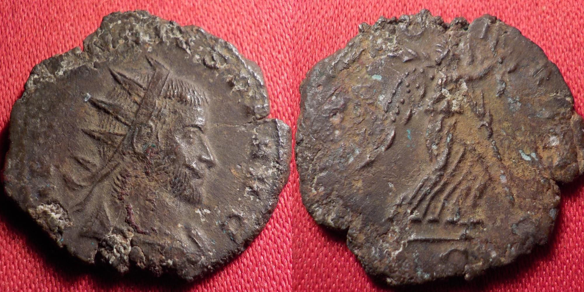 CLAUDIUS II GOTHICUS AE antoninianus. Victory advancing right.