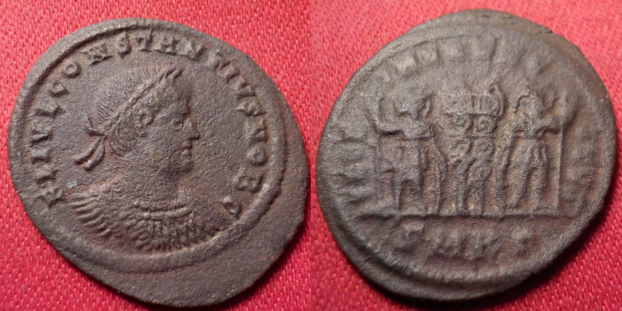 CONSTANTIUS II CAESAR AE3. Cyzicus mint, soldiers and standards.