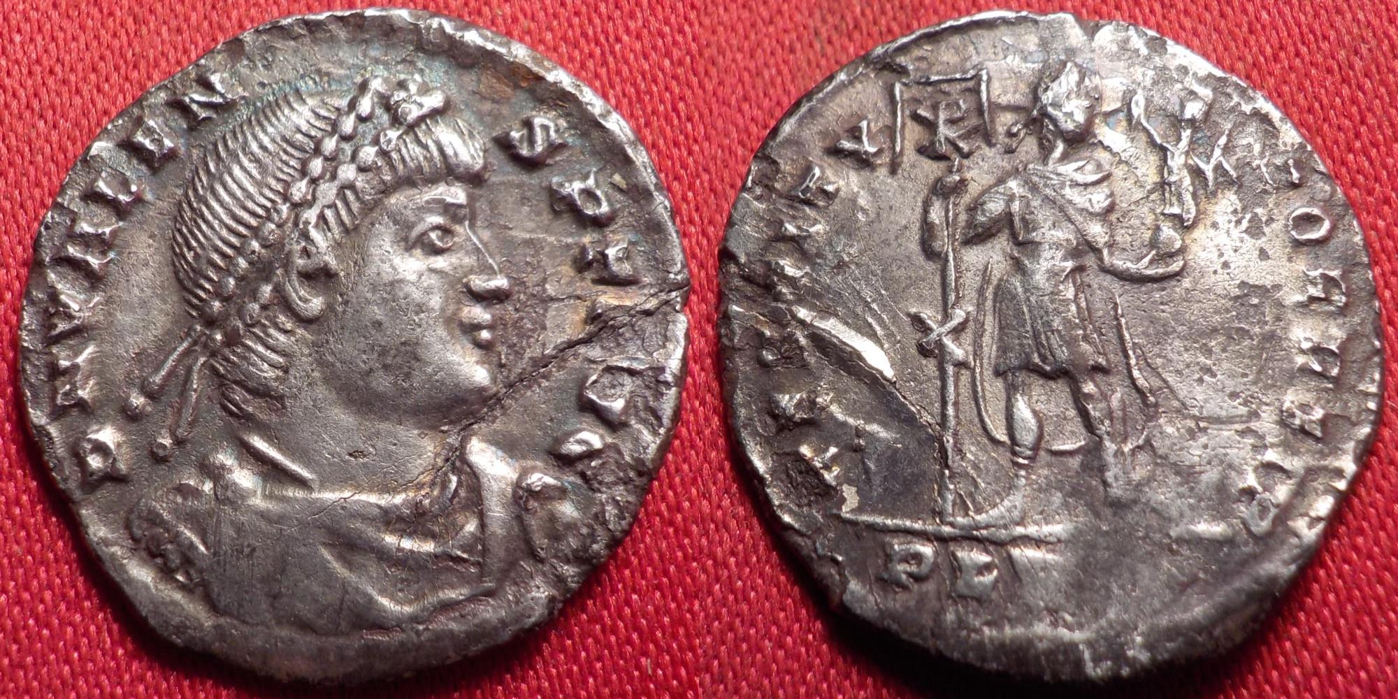 VALENS AR silver siliqua. RESTITUTOR REIP, Emperor standing. Lugdunum mint.
