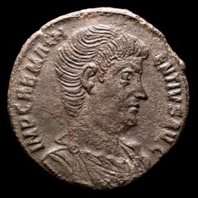 Magnentius (350 - 353 A.D.) Bronze maiorina, Rome. VICTORIA AVG LIB ...
