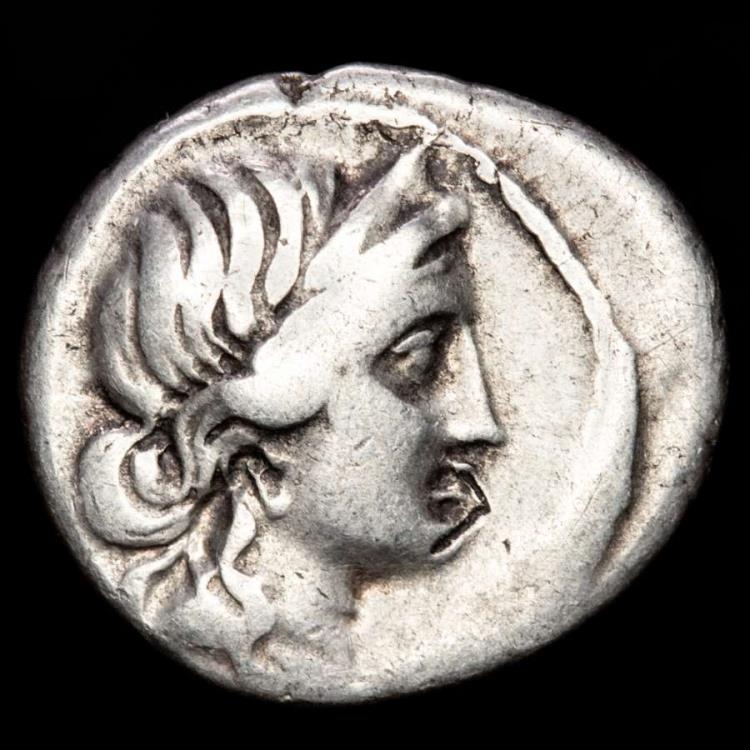 Roman Imperatorial - Julius Caesar silver denarius (3,70 grs. 18 mm ...